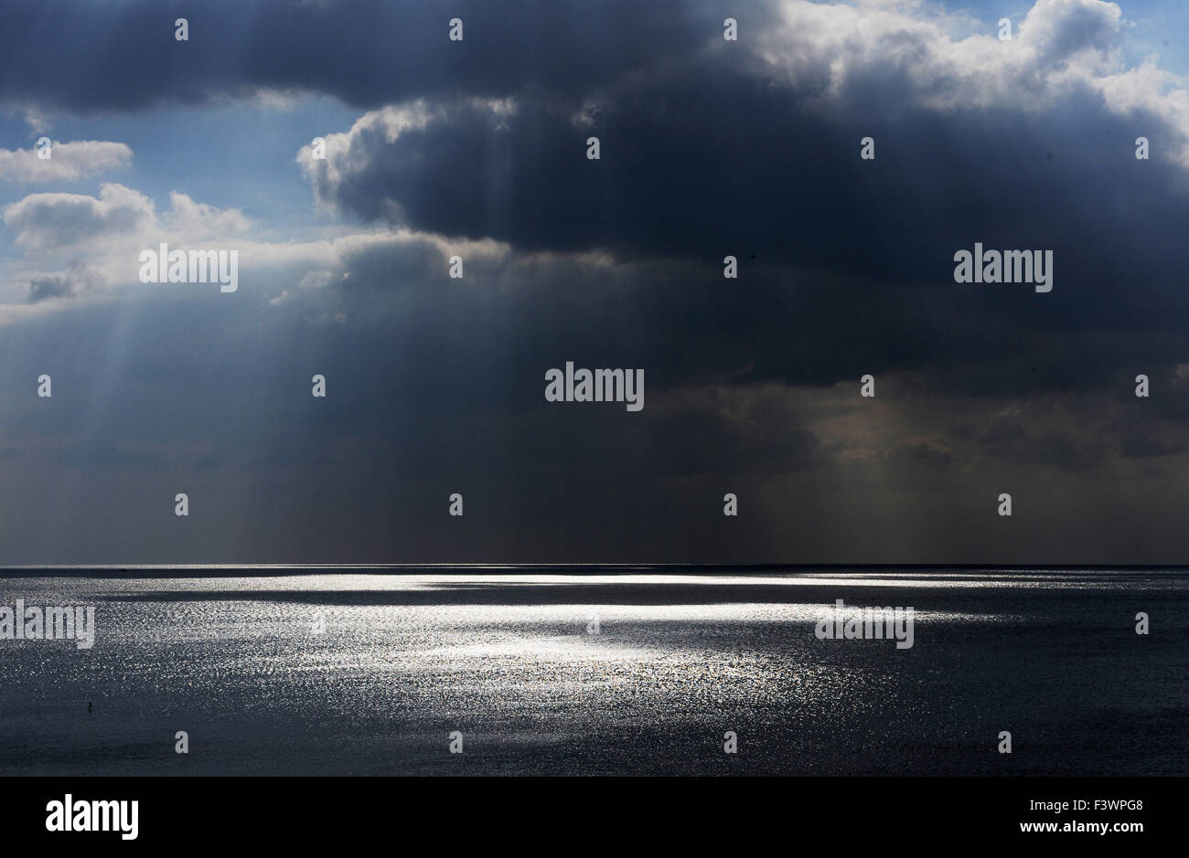 Light breaking through darkness hi-res stock photography and images - Alamy
