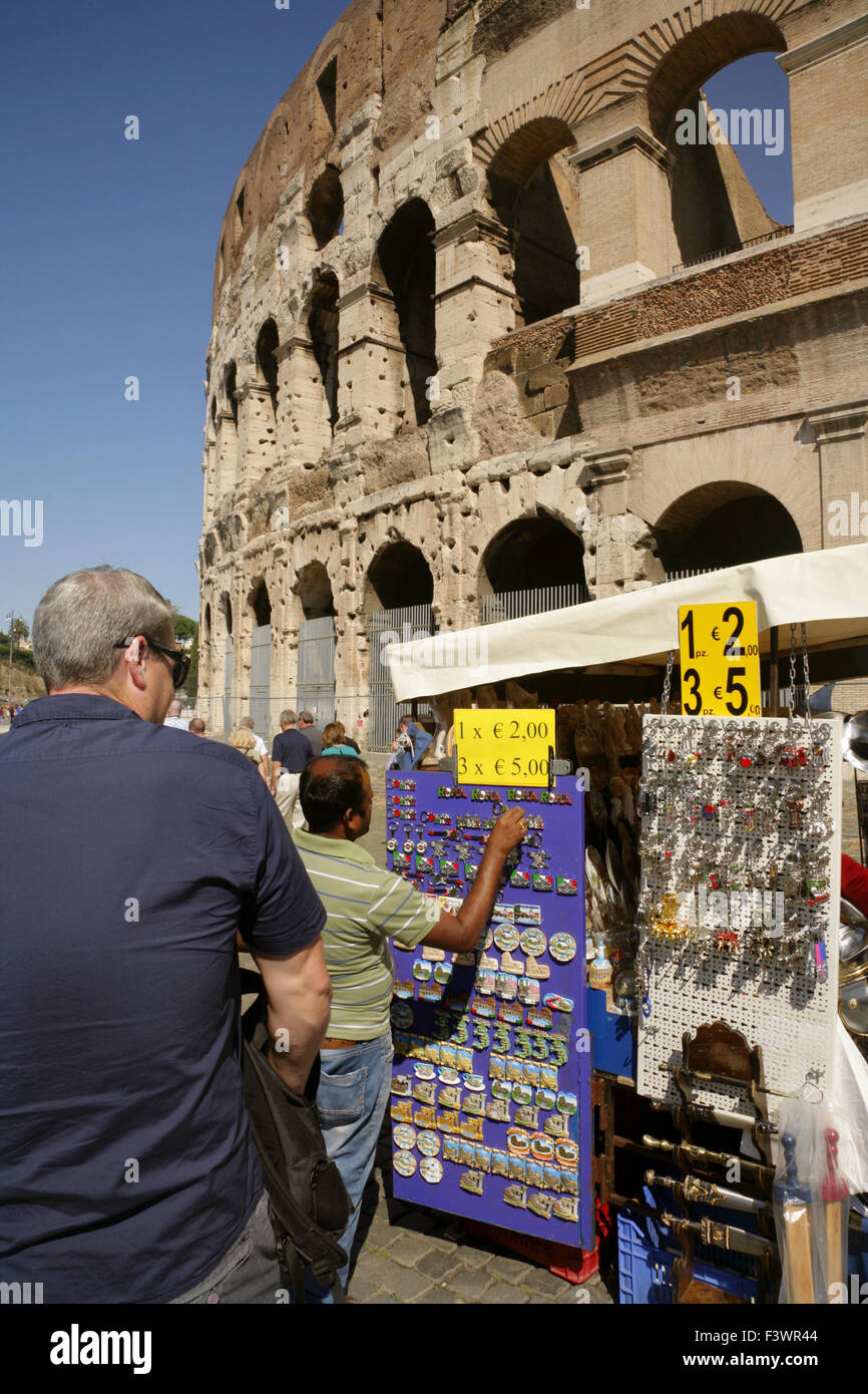 Souvenir stall rome hi-res stock photography and images - Alamy