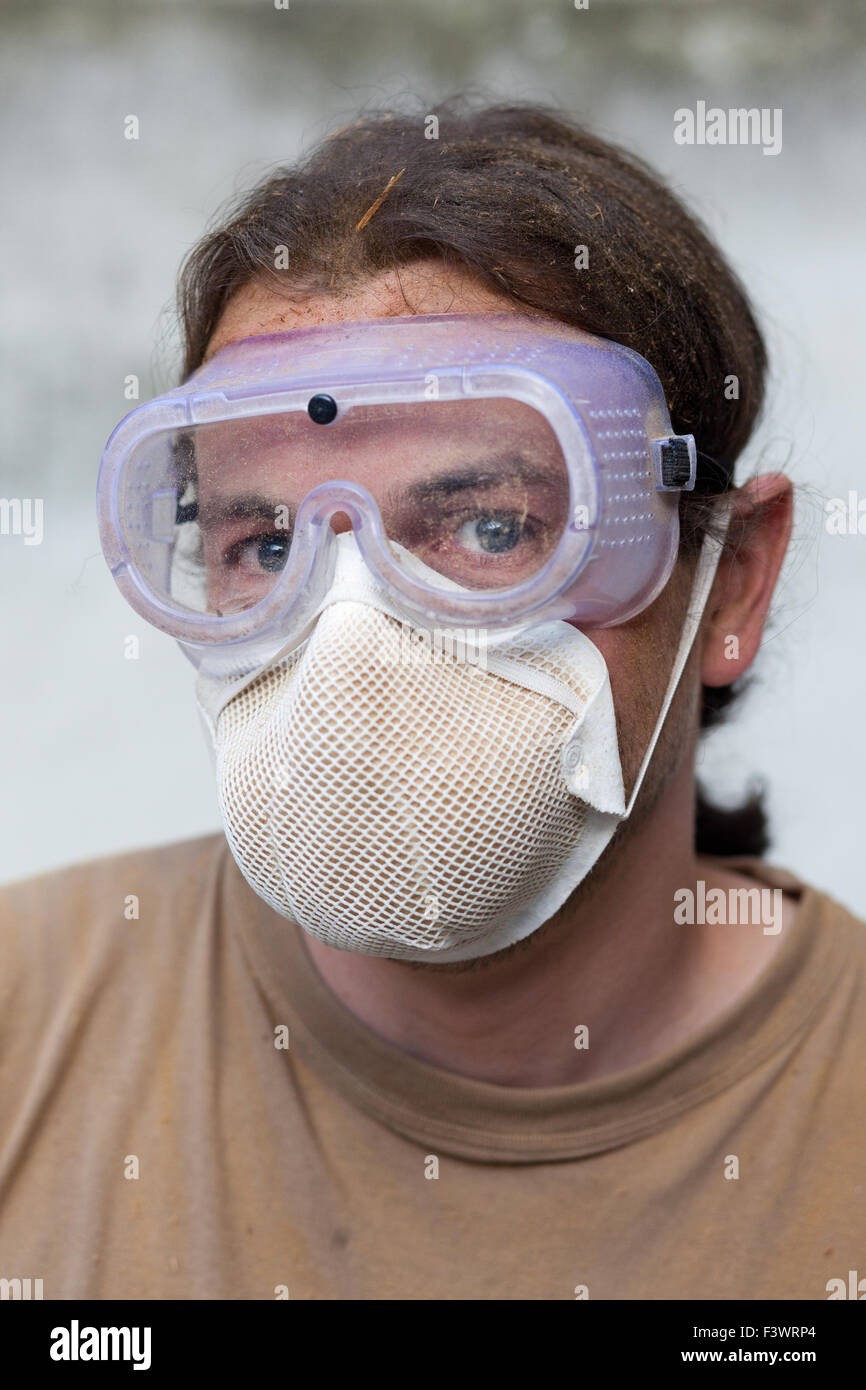 Construction worker face shield hi-res stock photography and images - Alamy