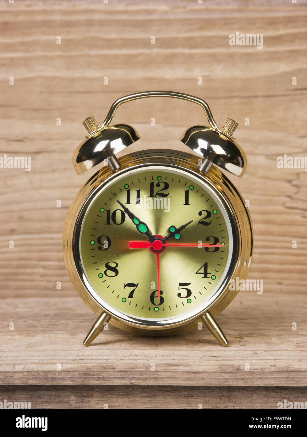 Golden stopwatch hi-res stock photography and images - Alamy