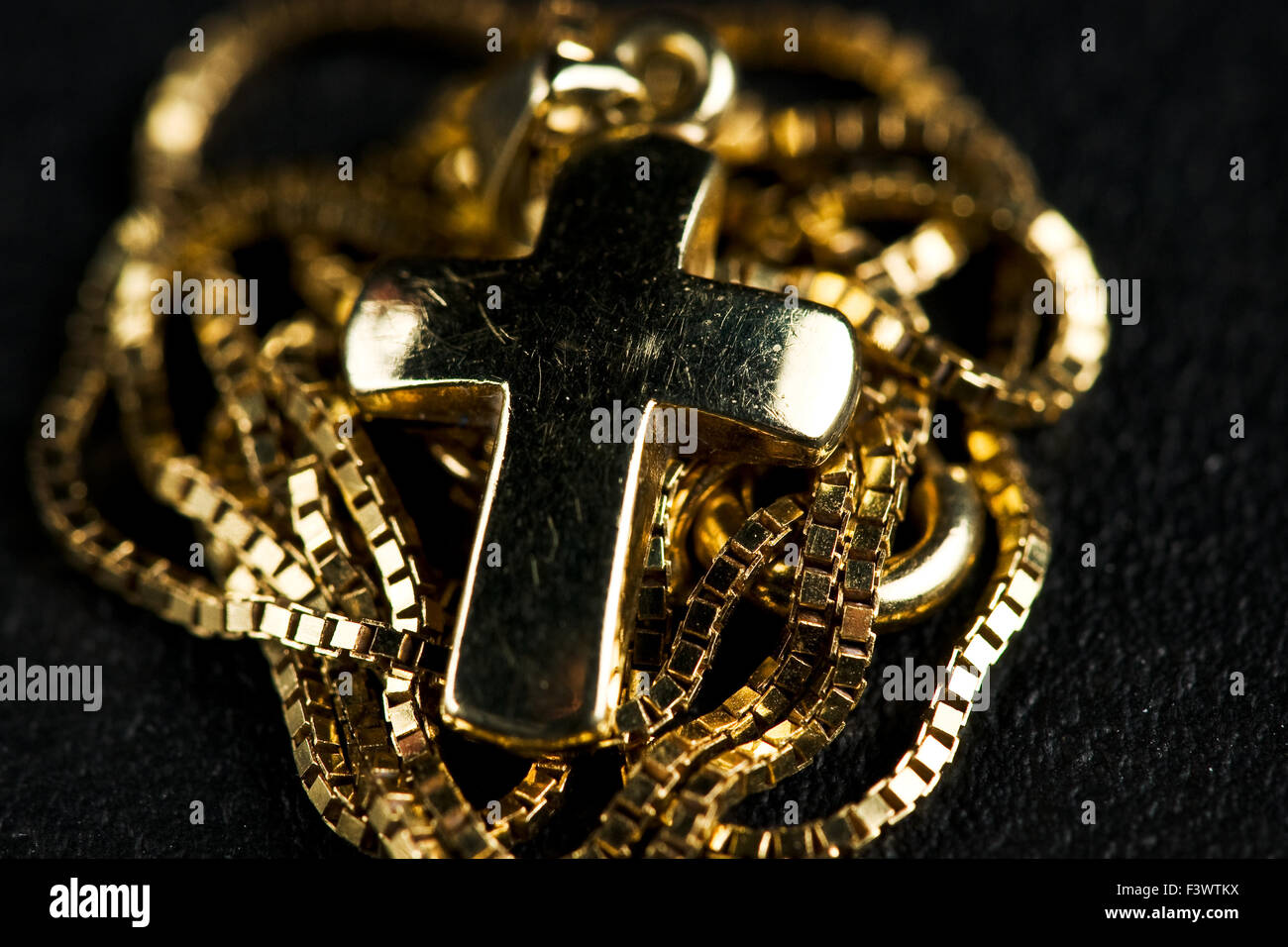 Gold kreuz christentum hi-res stock photography and images - Alamy