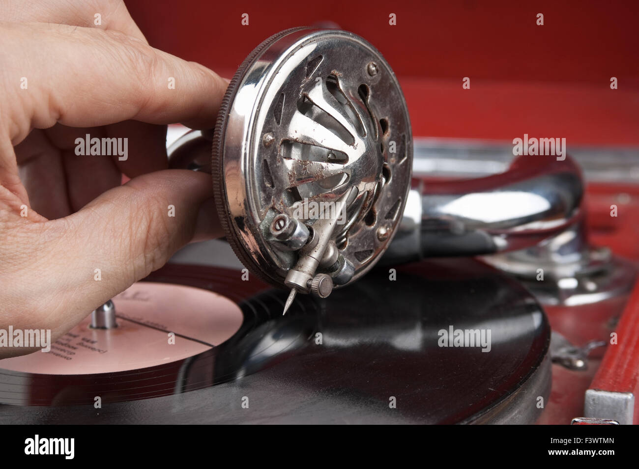 Antique gramophone phonograph megaphone hi-res stock photography and ...