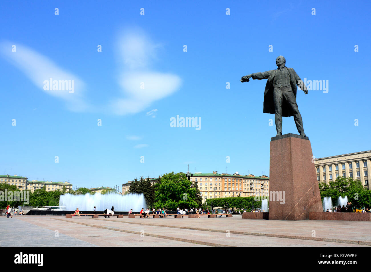Monument of lenin leningrad hi-res stock photography and images - Alamy