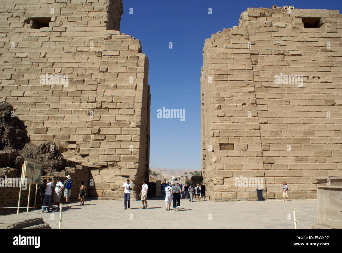 Wall and gate Stock Photo - Alamy