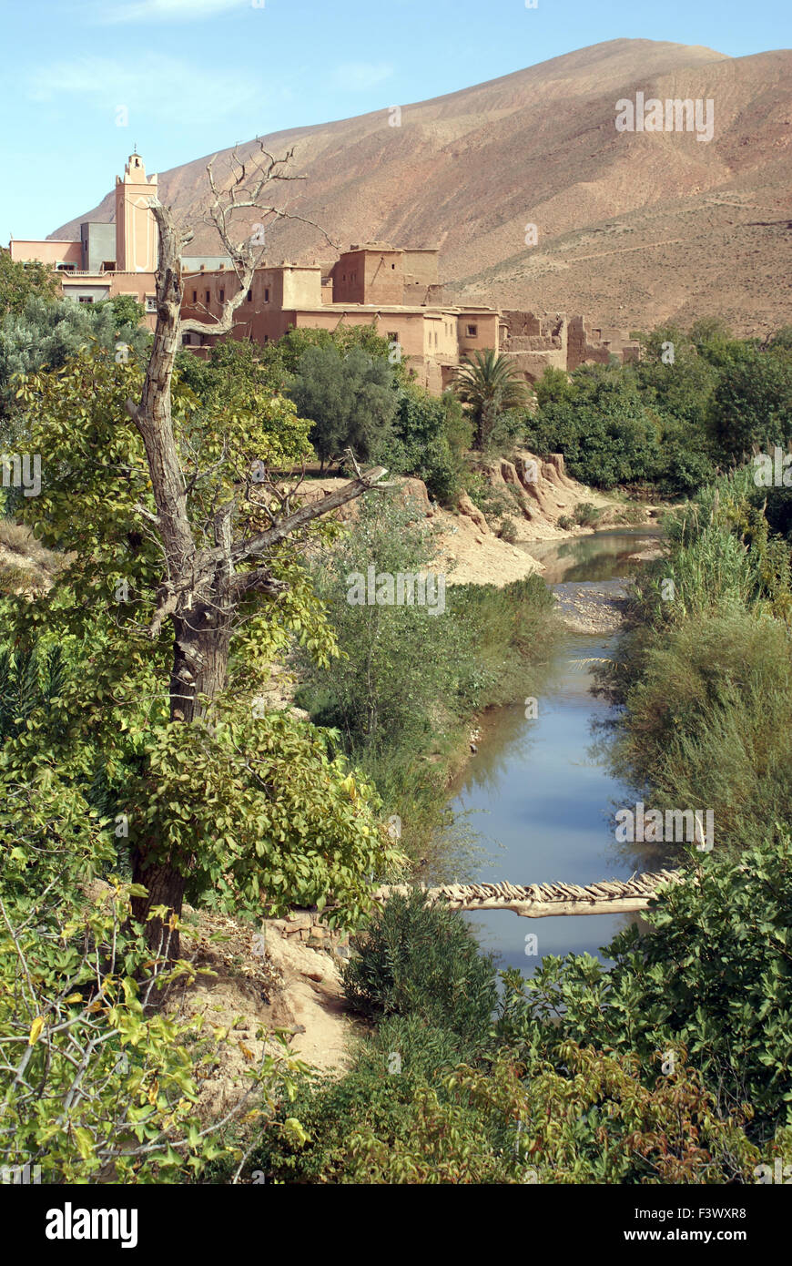 Earthen bridge hi-res stock photography and images - Alamy
