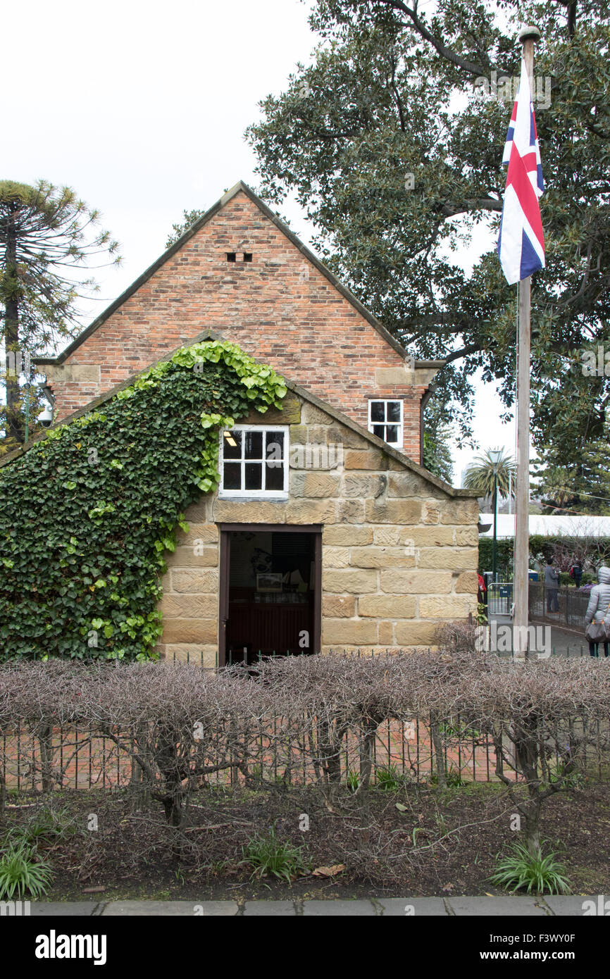 Cooks’ Cottage in Fitzroy Gardens, Melbourne Stock Photo - Alamy