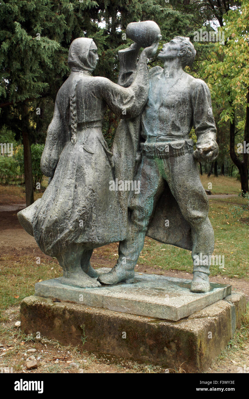 Man drinking statue hi-res stock photography and images - Alamy
