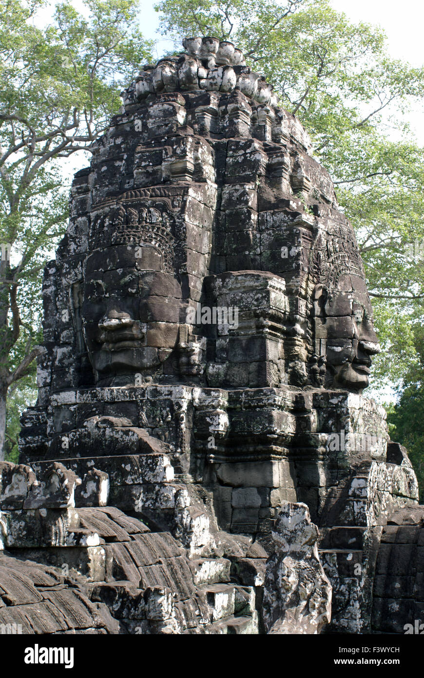 Tower of faces hi-res stock photography and images - Alamy