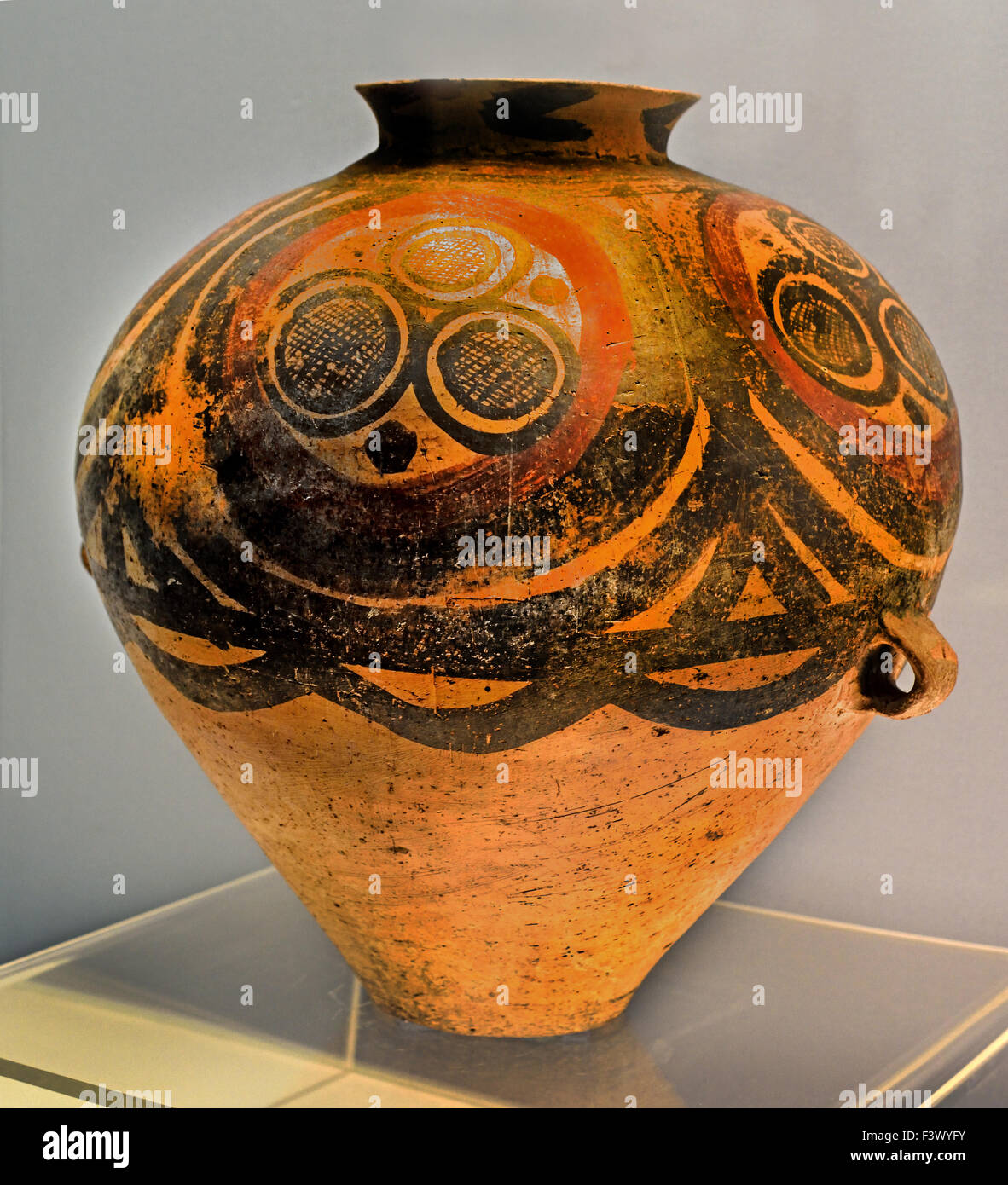 Painted Pottery pot with ring pattern ( Machang Type of Majiayao ...