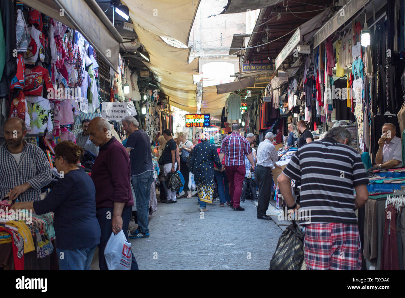 Street market in Istanbul Turkey Stock Photo - Alamy