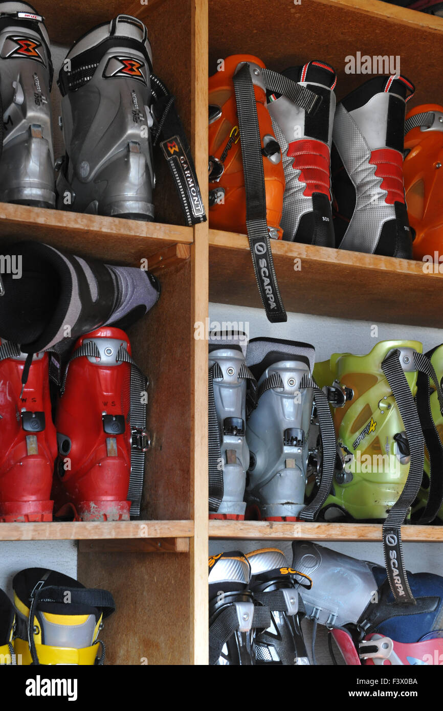 Skischuhe hi-res stock photography and images - Alamy