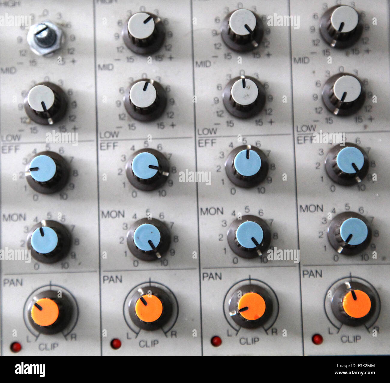 Audio push band hi-res stock photography and images - Alamy