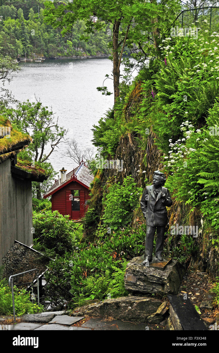 Edvard grieg statue hi-res stock photography and images - Alamy