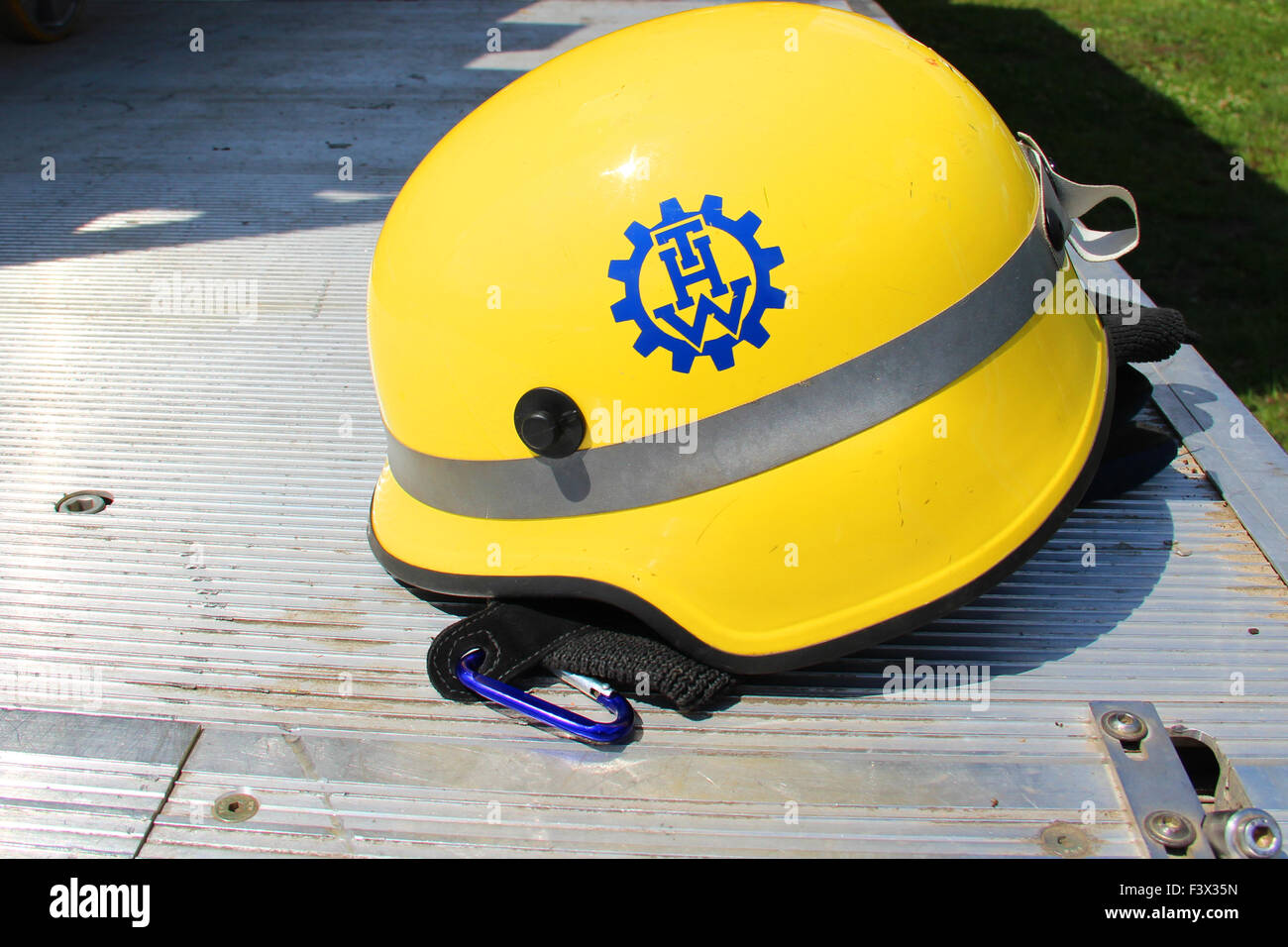 Safety helm hi-res stock photography and images - Alamy