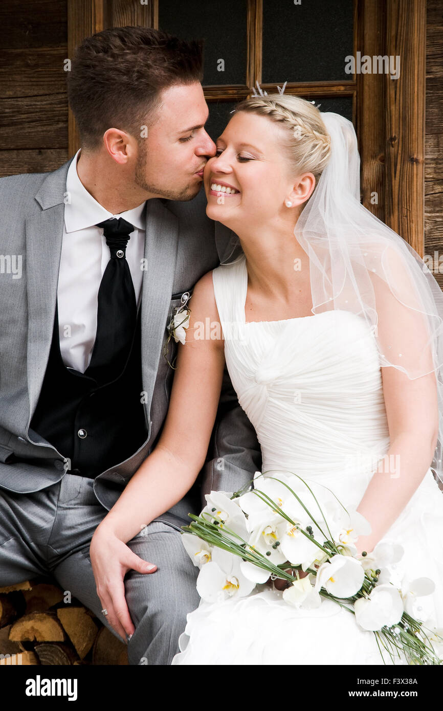 bride and groom Stock Photo - Alamy