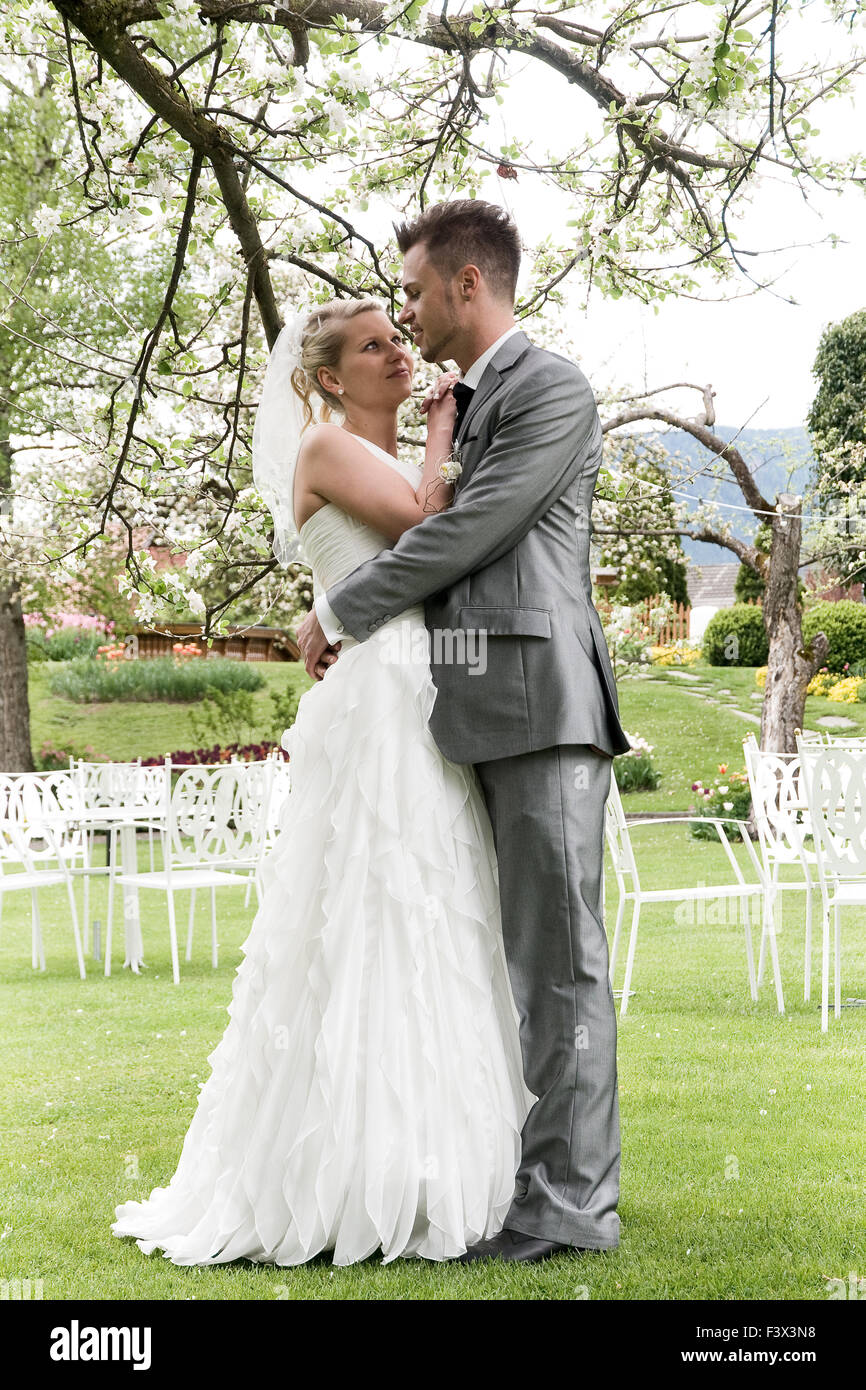 bride and groom Stock Photo - Alamy