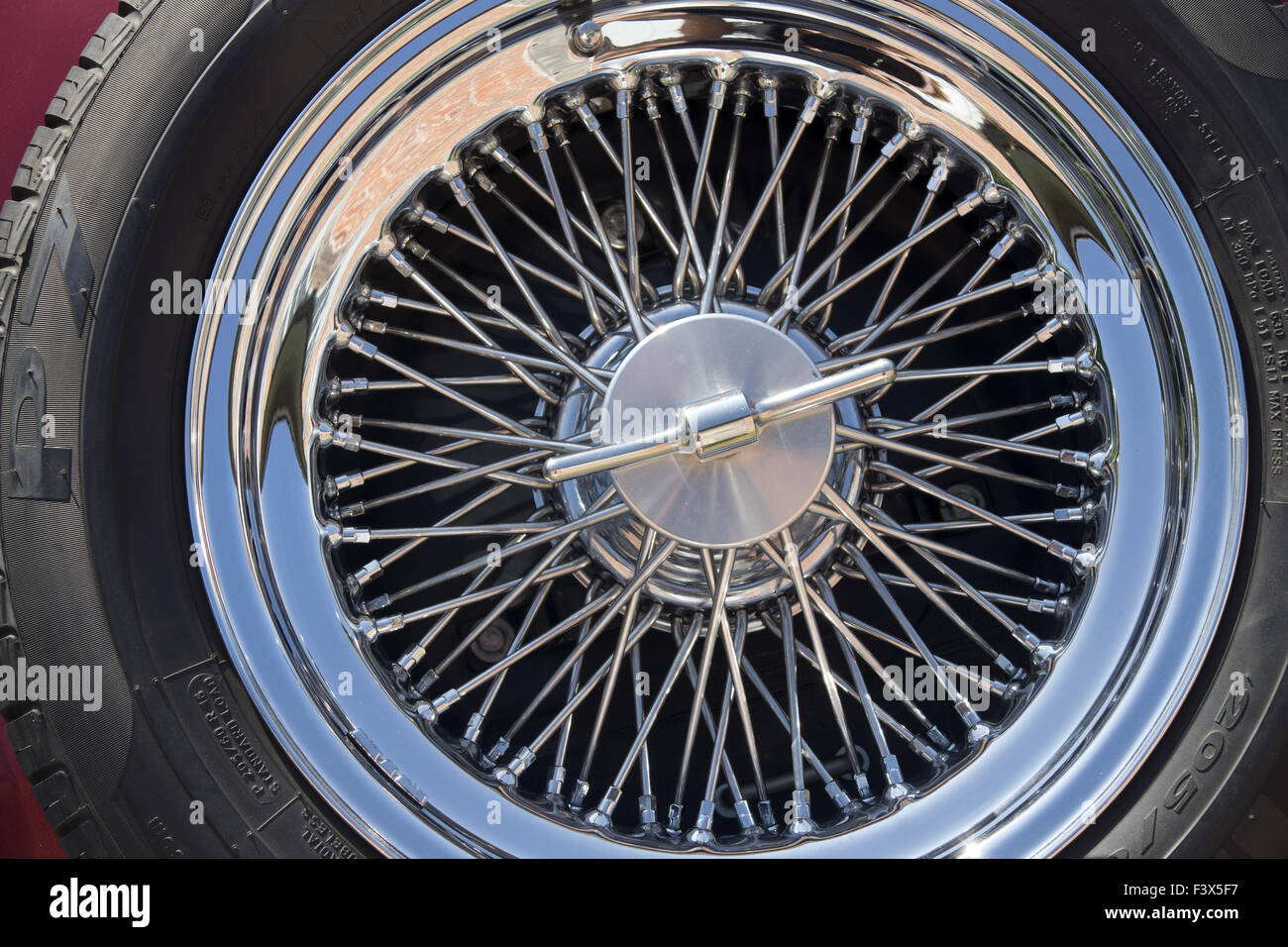 Vintage spoke wheel hi-res stock photography and images - Alamy