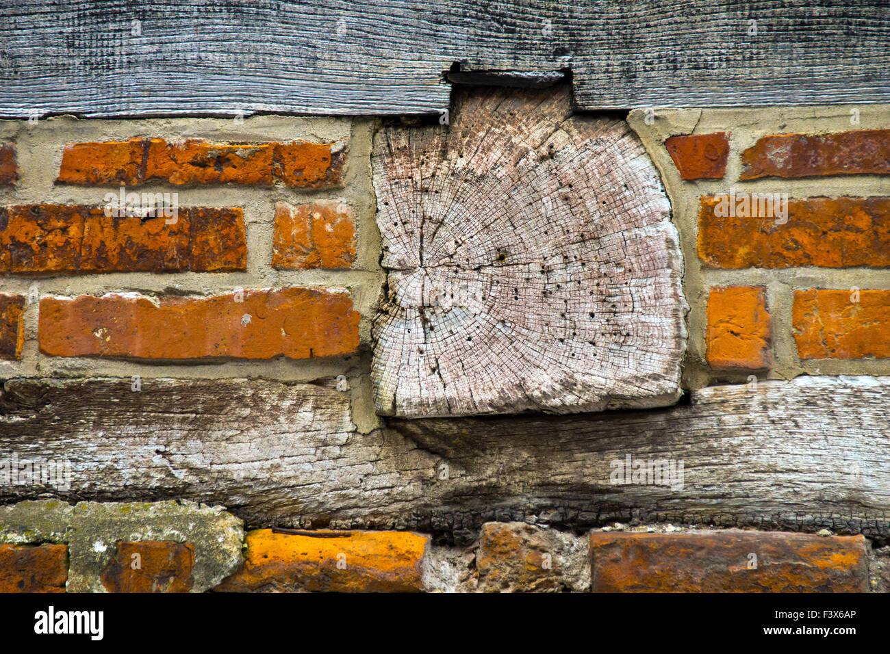 Half brick property hi-res stock photography and images - Alamy