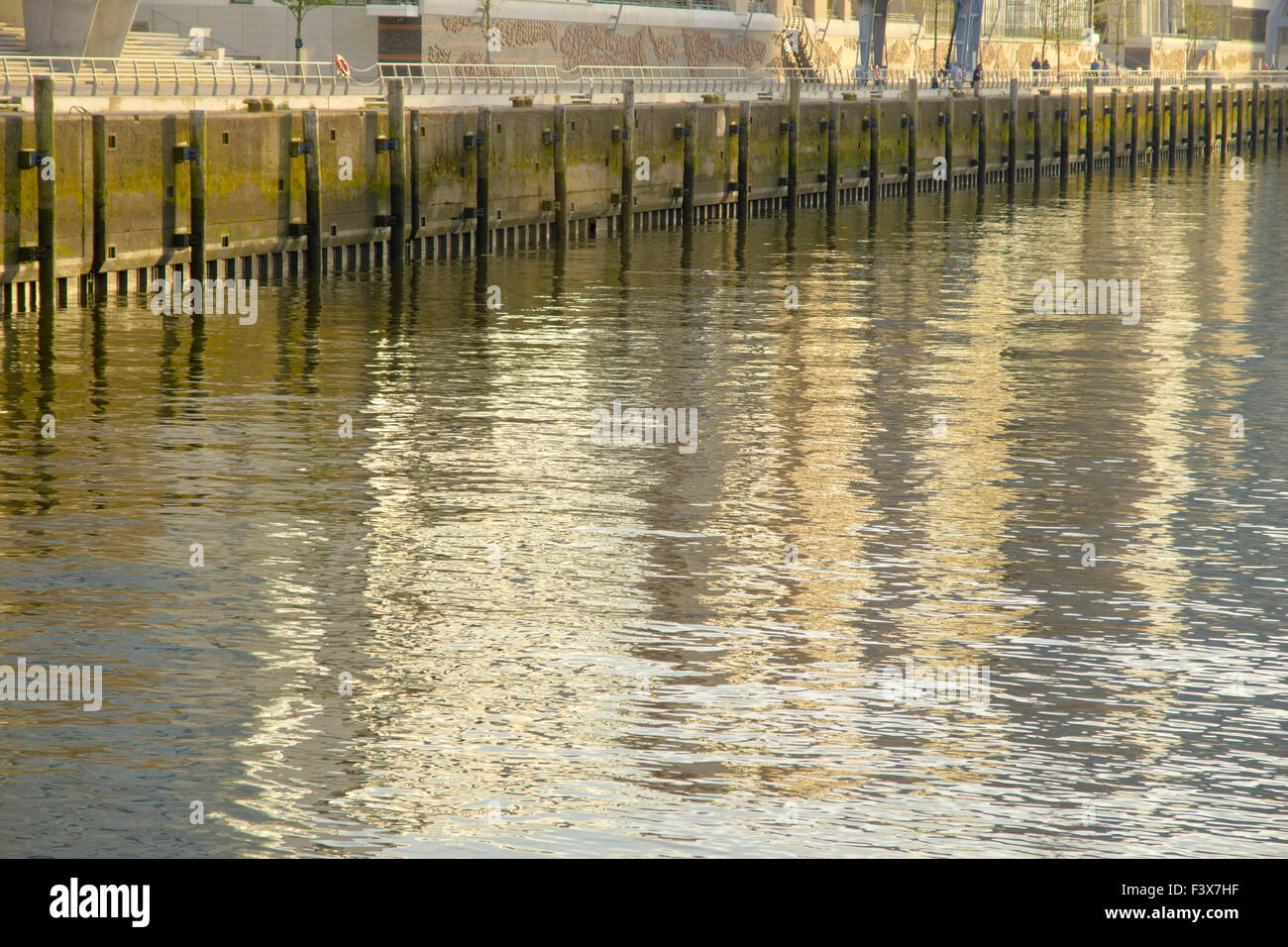 Harbor quay hi-res stock photography and images - Alamy