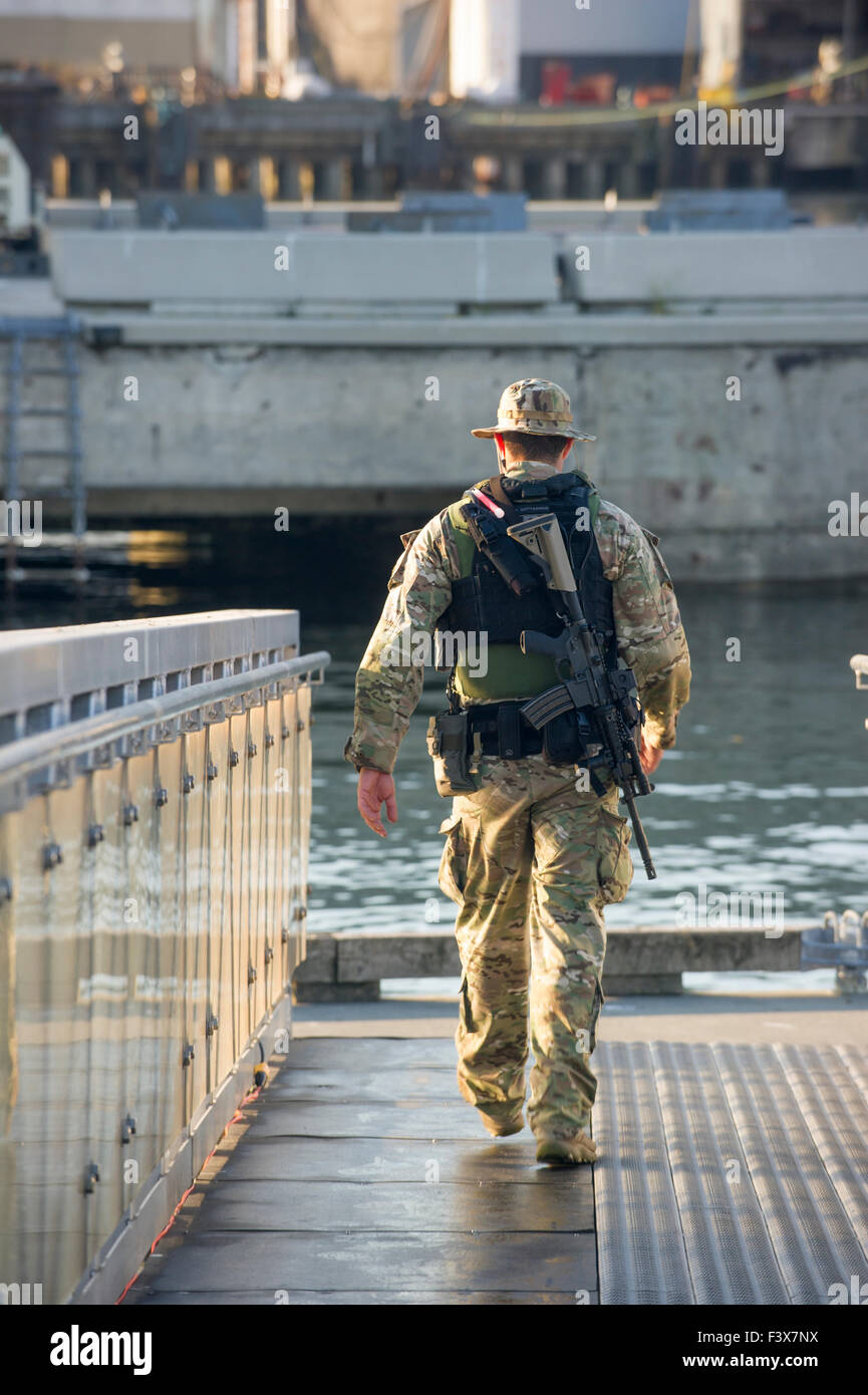 Swat member hi-res stock photography and images - Alamy