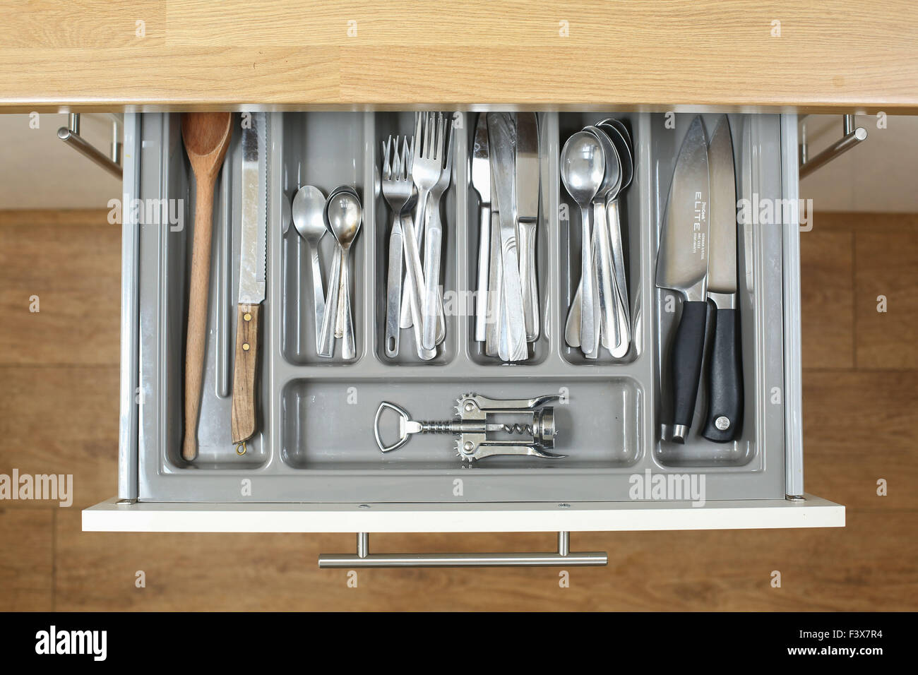 Kitchen drawer hi-res stock photography and images - Alamy