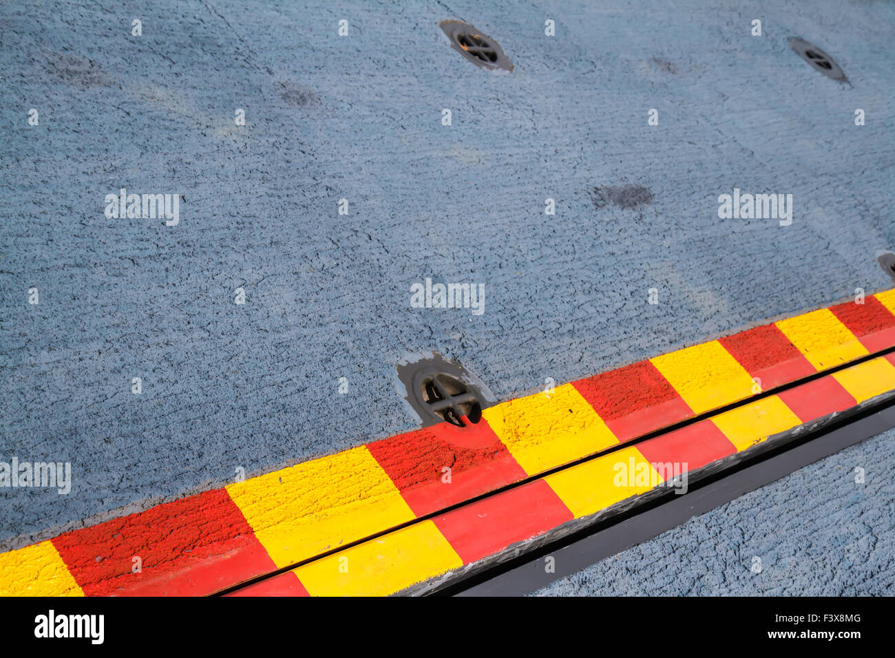 Red black line arrow hi-res stock photography and images - Alamy