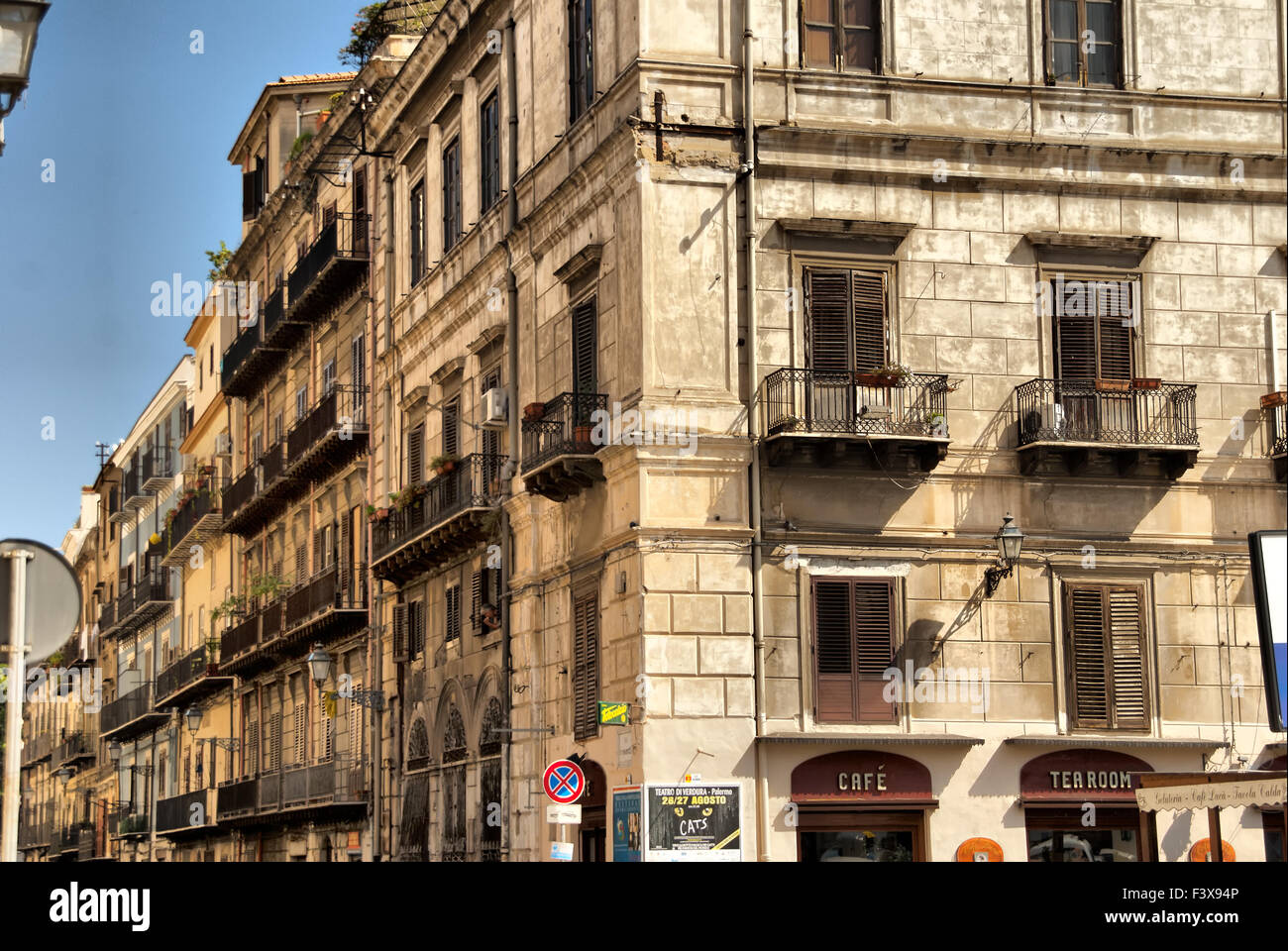 Old house with corner balcony hi-res stock photography and images - Alamy