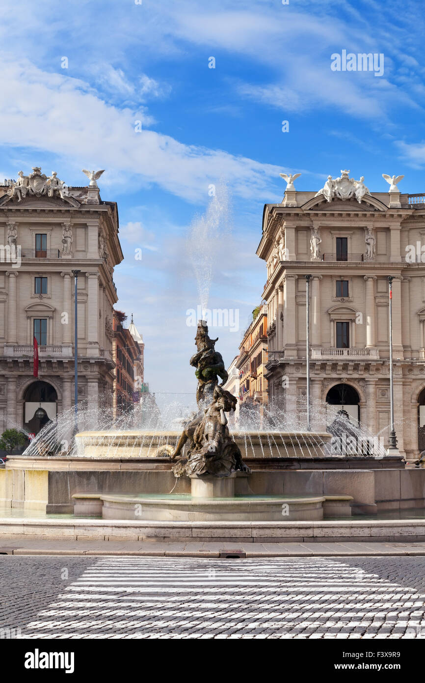 City square with fountain in the Rome Stock Photo - Alamy