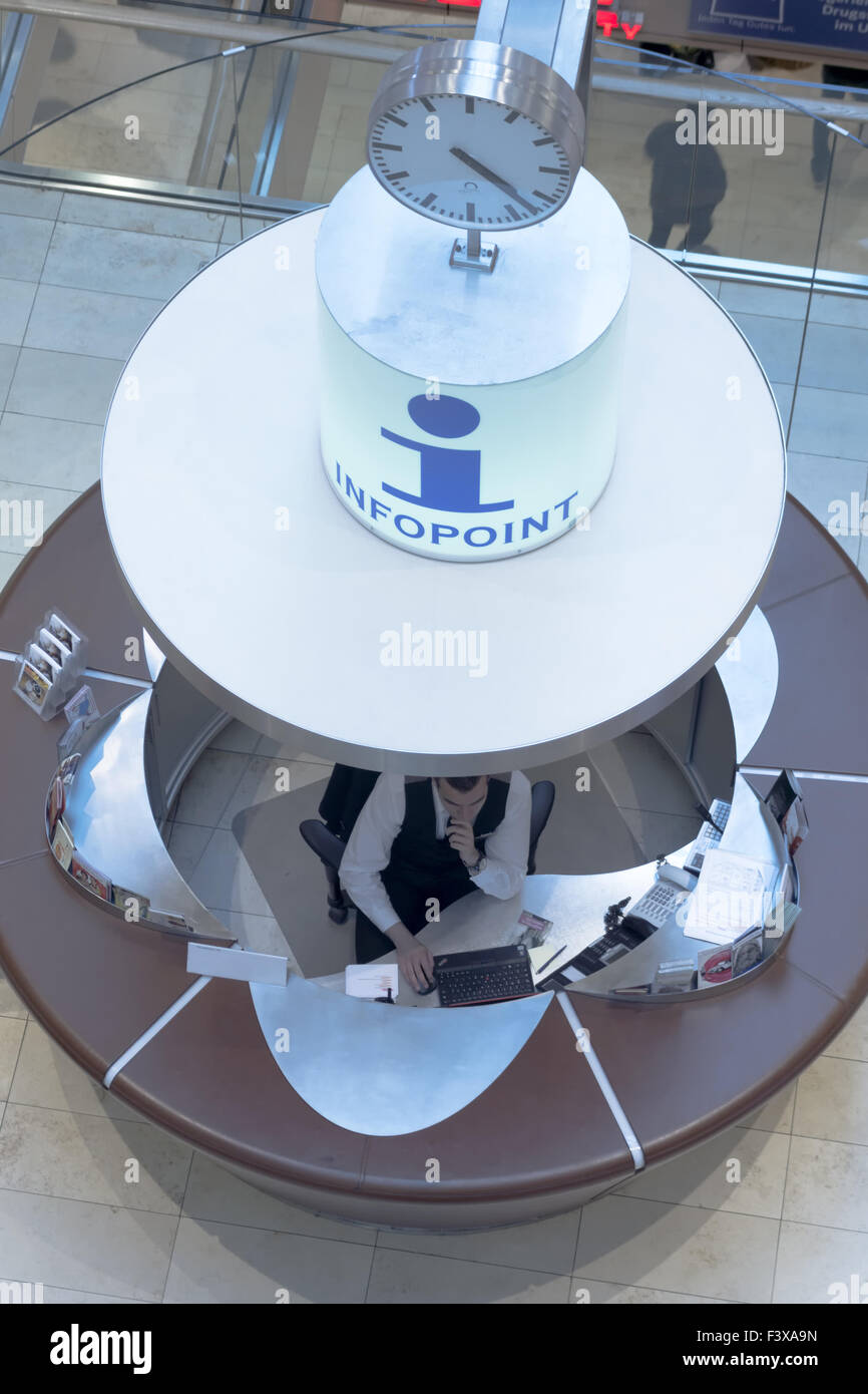 Information desk mall hi-res stock photography and images - Alamy