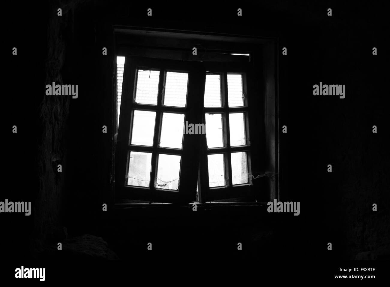 Ghost creepy window hi-res stock photography and images - Alamy
