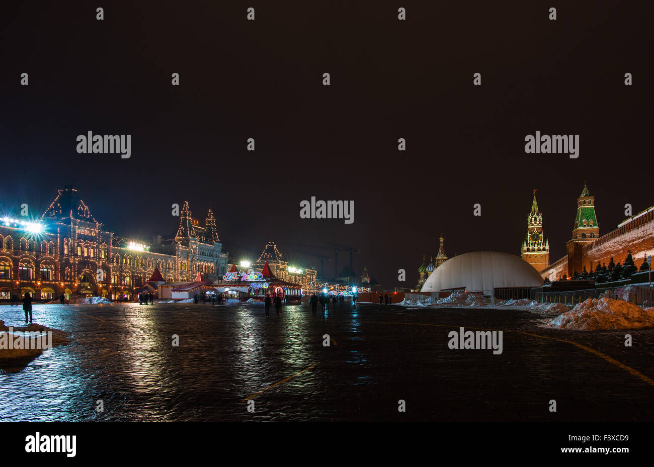 Night illumination red square winter hi-res stock photography and ...