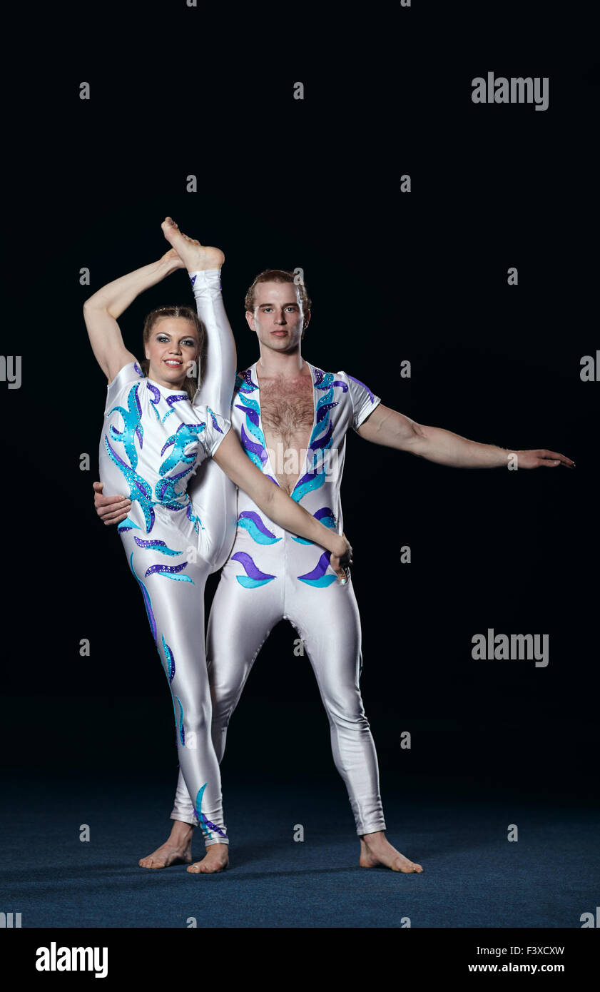 Stunt artists hi-res stock photography and images - Alamy