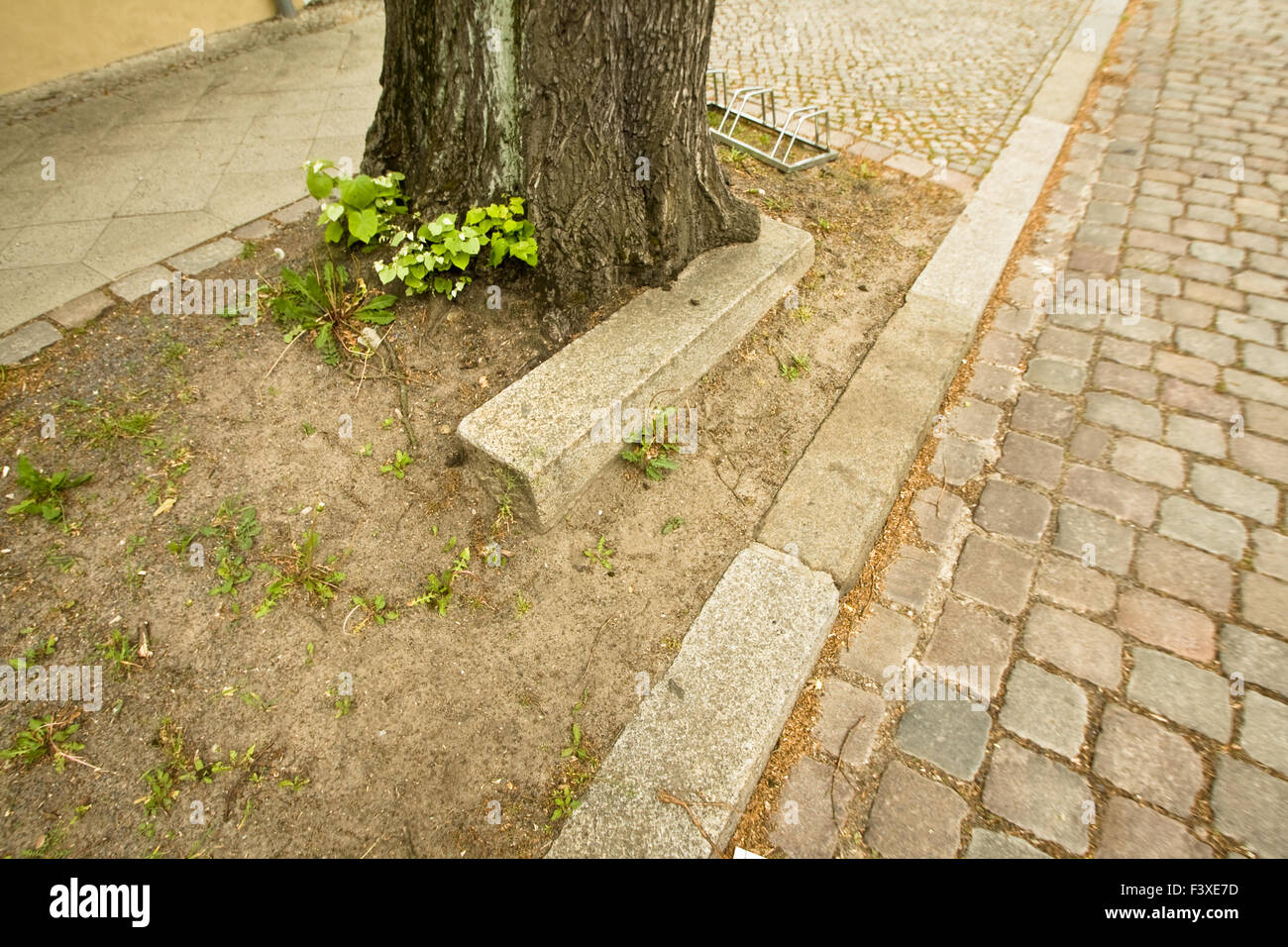 Trottoire hi-res stock photography and images - Alamy