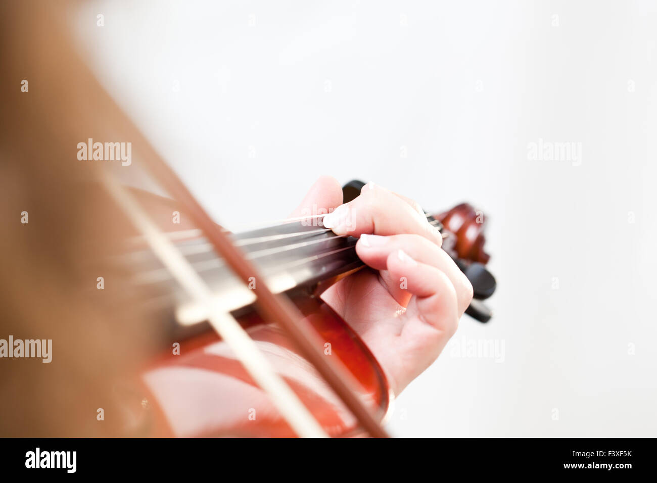 Violin school hi-res stock photography and images - Alamy