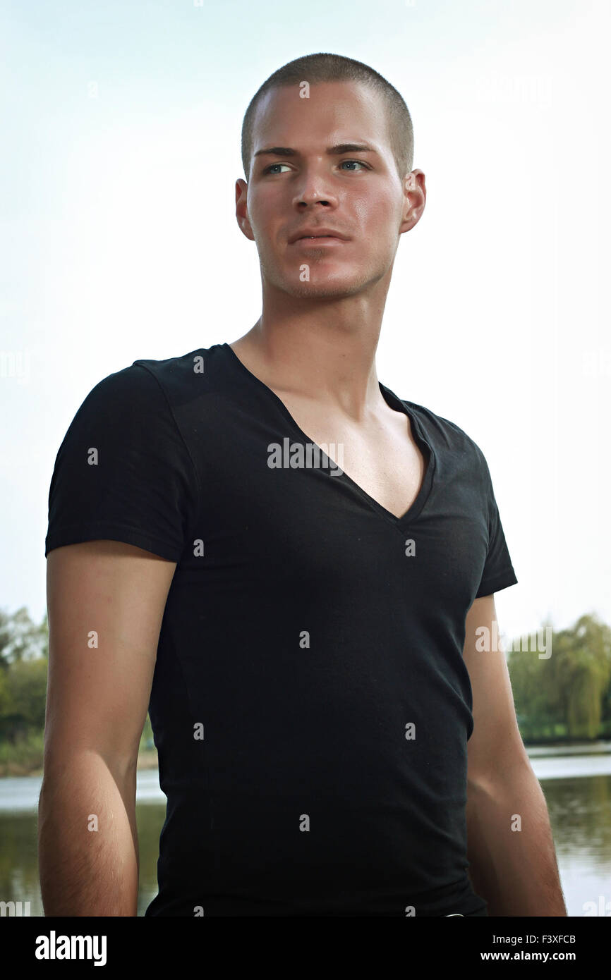 Fitness model mann hi-res stock photography and images - Alamy