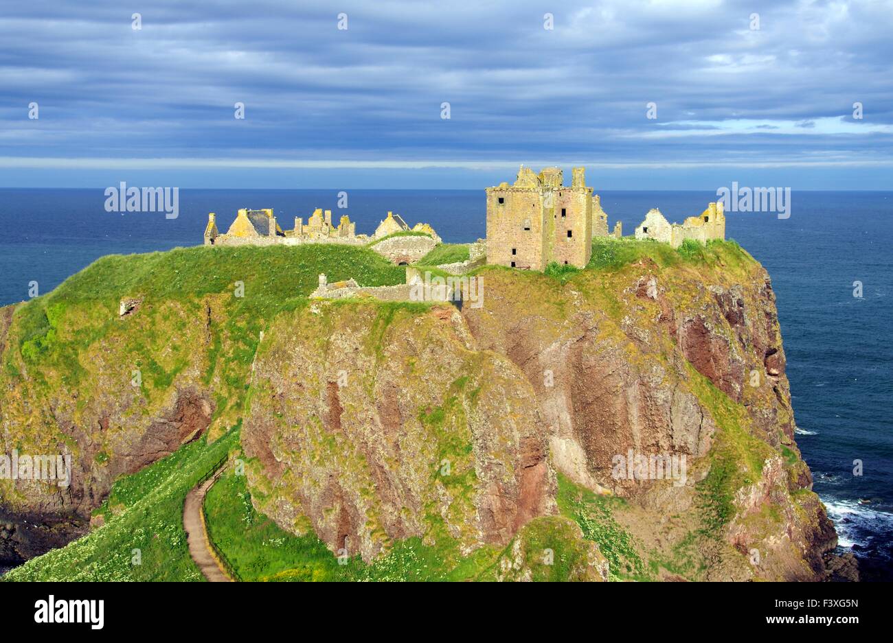 Dunnottar castle road hi-res stock photography and images - Alamy