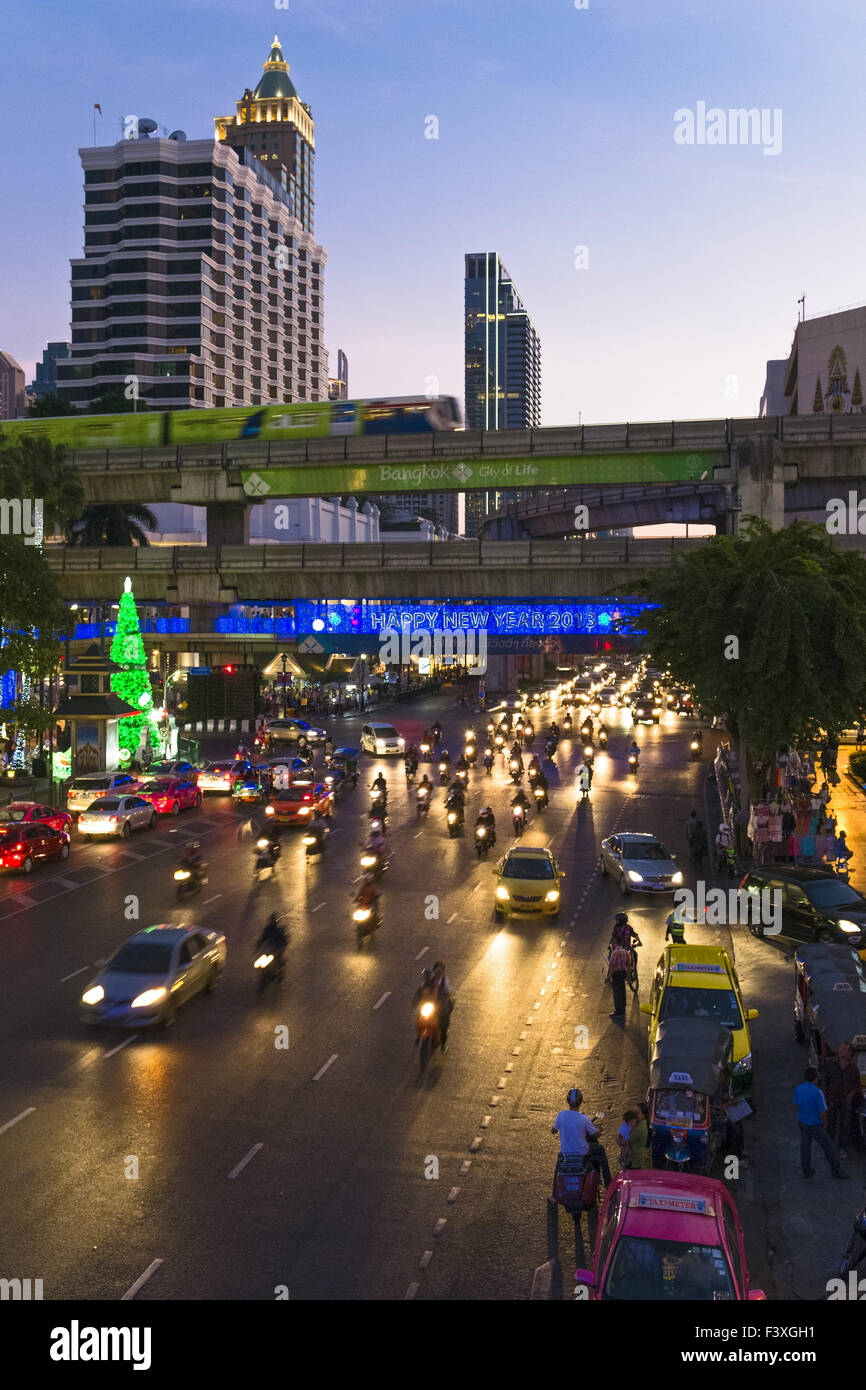 Ratchaprasong intersection, Bangkok, Thailand Stock Photo - Alamy