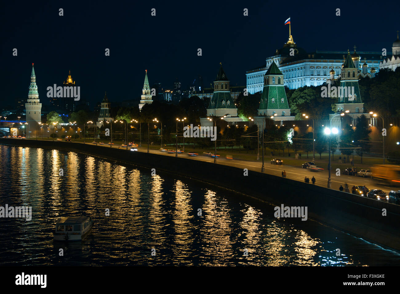 Cityscape kremlin embankment night hi-res stock photography and images ...