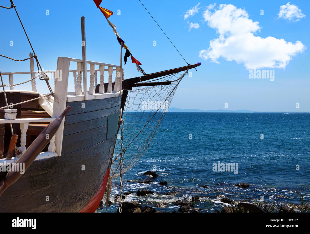 Rostrum hi-res stock photography and images - Alamy