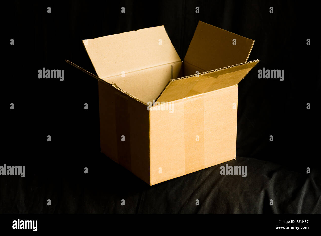 Cardbox hi-res stock photography and images - Alamy