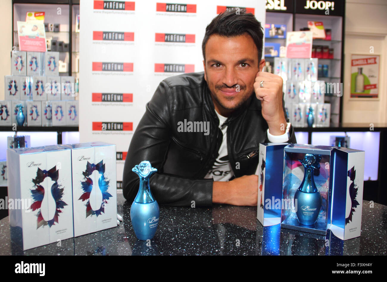 Peter Andre meets fans and promotes his latest fragrance Breeze at The ...