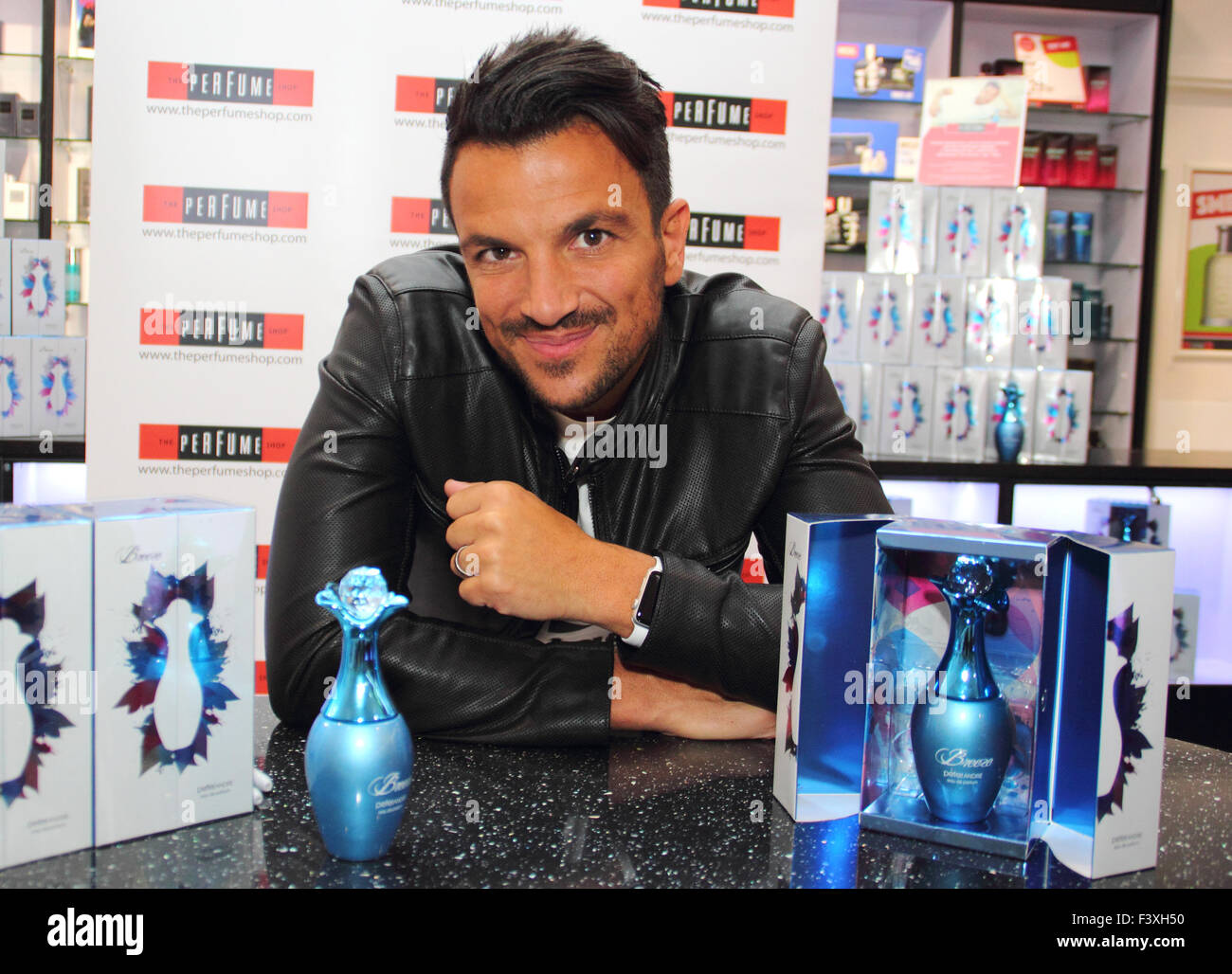 Peter Andre meets fans and promotes his latest fragrance Breeze at The ...
