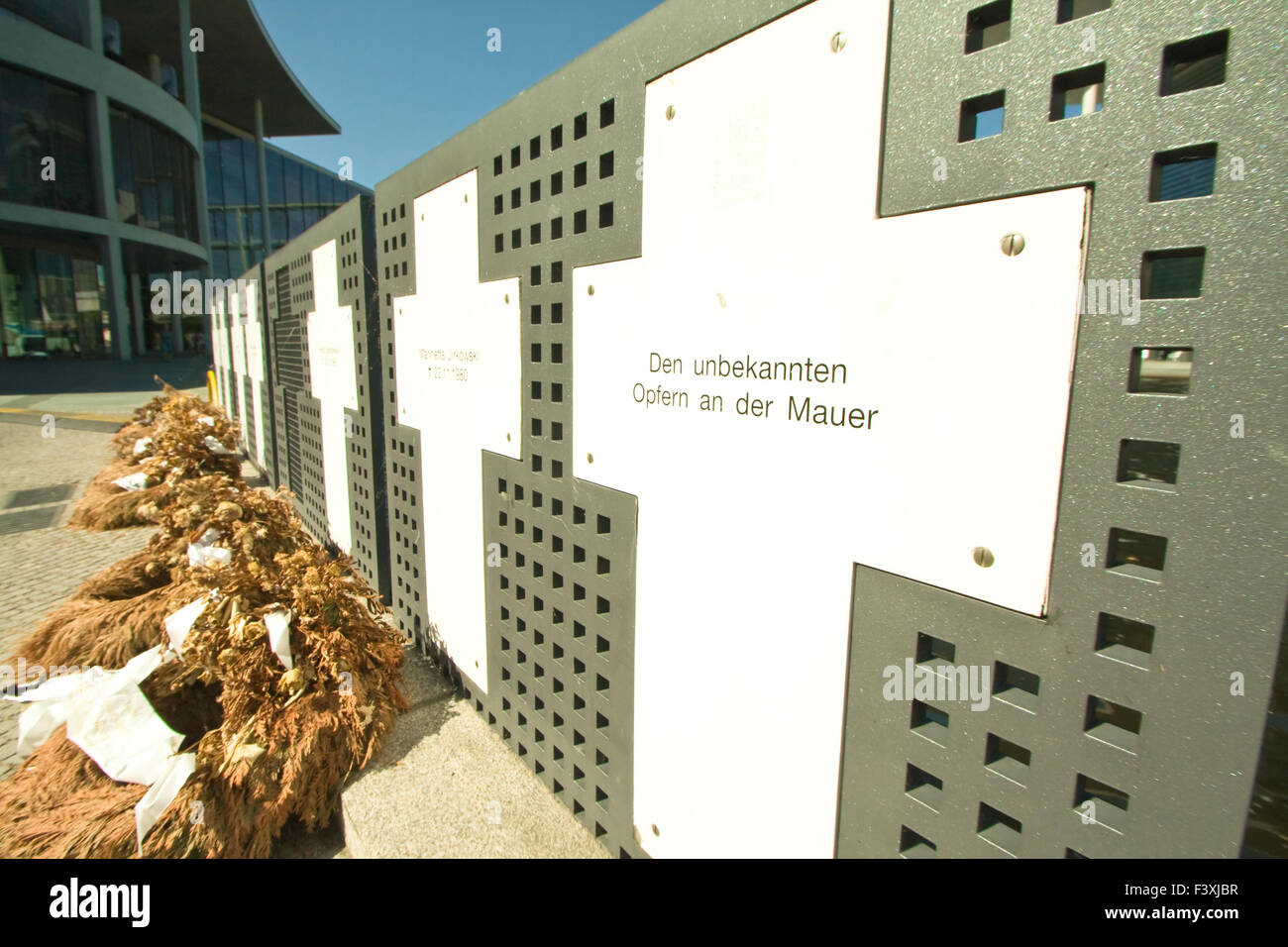 Berliner maueropfer hi-res stock photography and images - Alamy