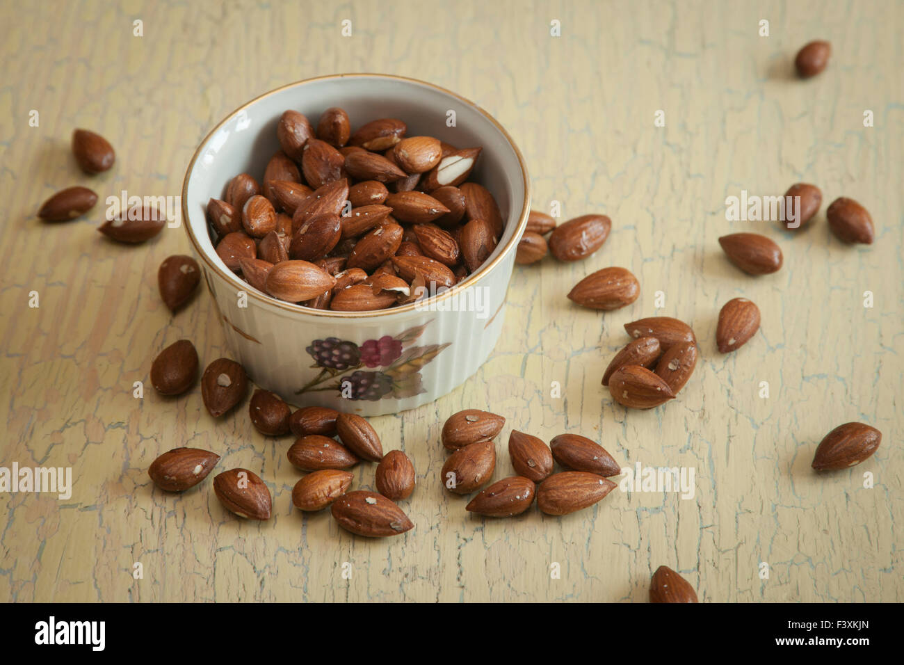 Almonds bowl hi-res stock photography and images - Alamy