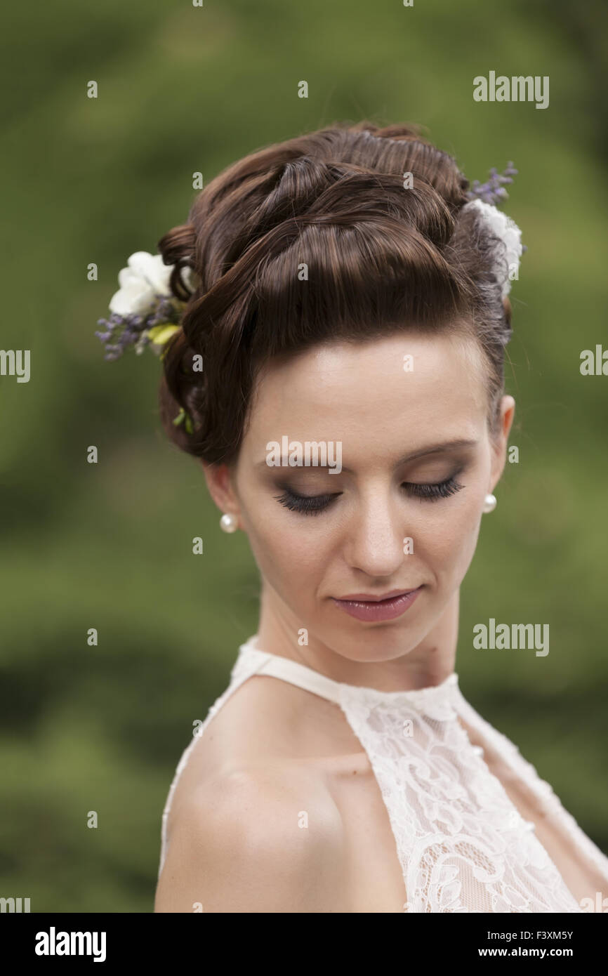 Beautiful manicure bride hi-res stock photography and images - Alamy