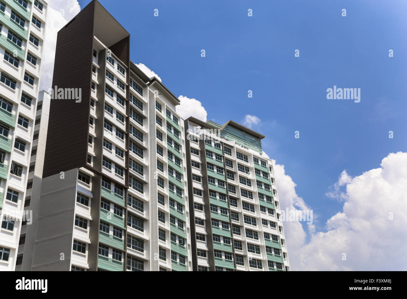 Tall building horizontal hi-res stock photography and images - Alamy