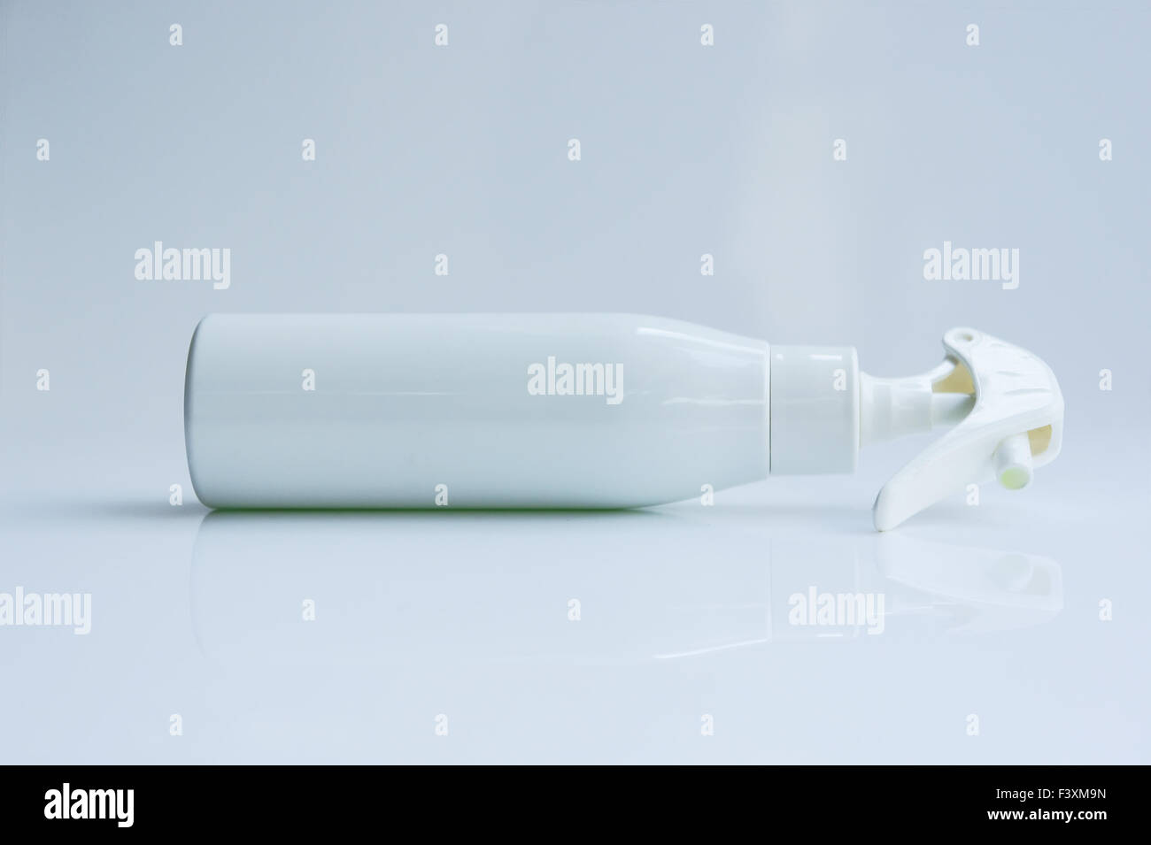 Cylinder spray hi-res stock photography and images - Alamy