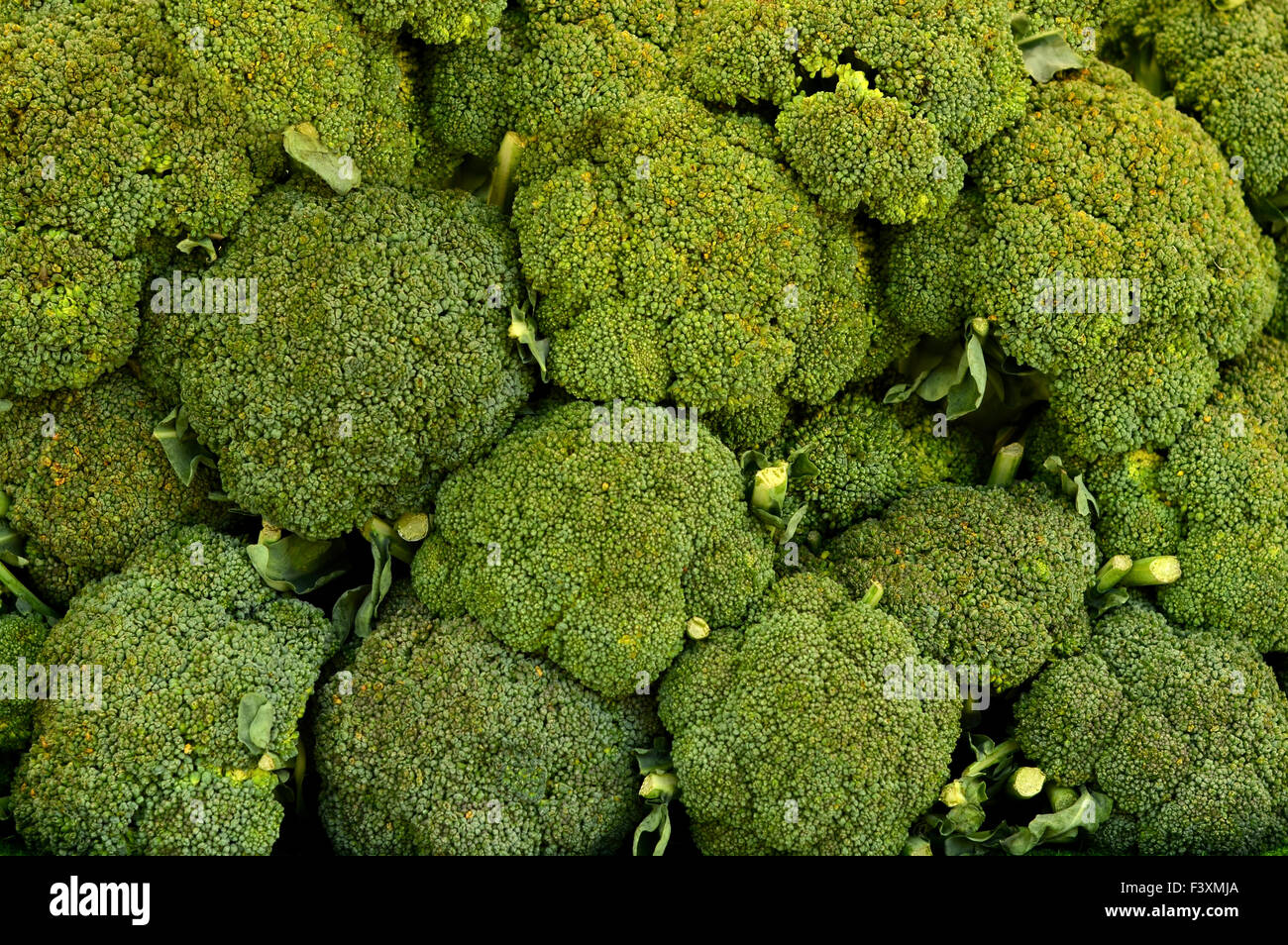 Background Texture Of Broccoli In A Market Stock Photo - Alamy