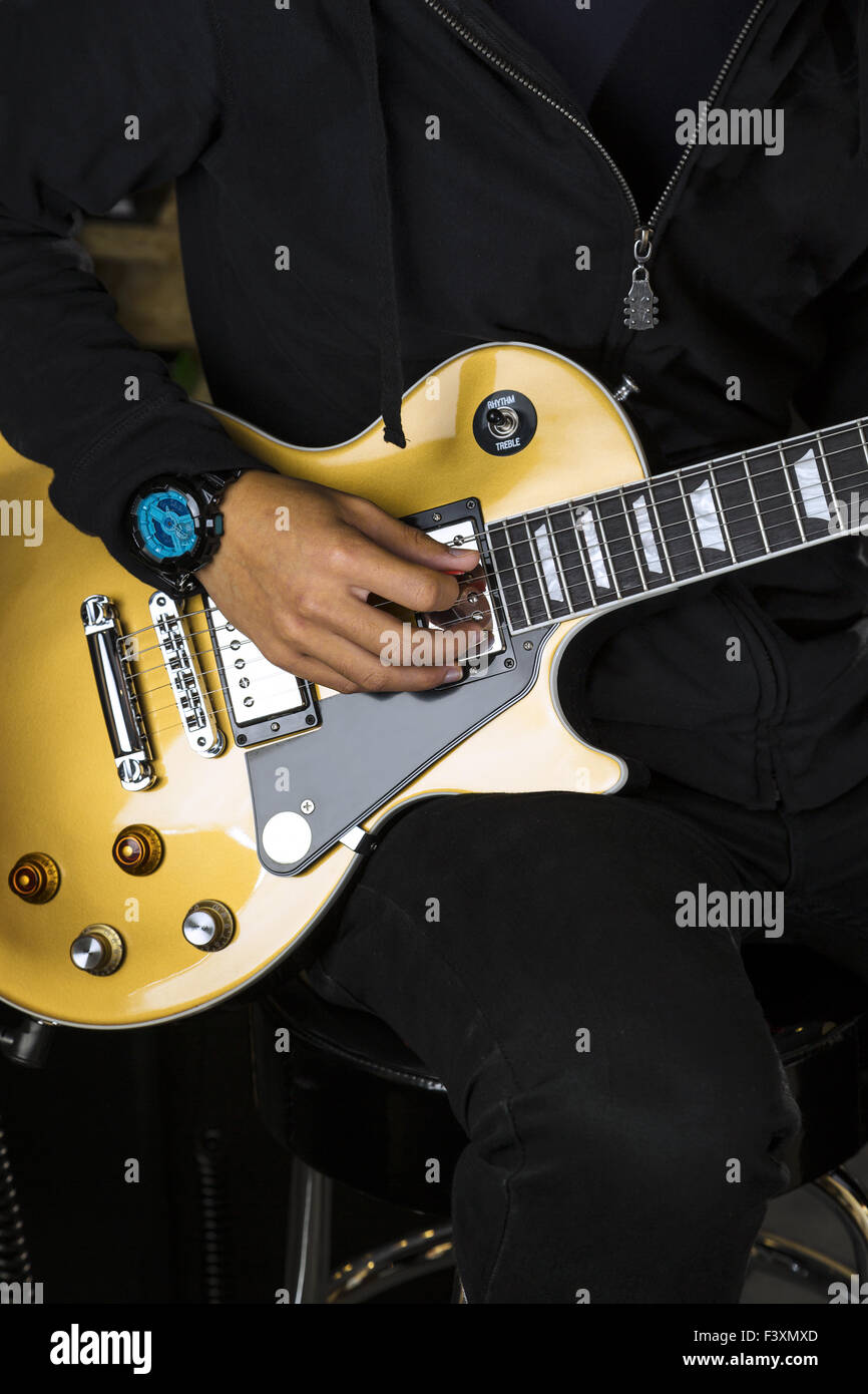 Young blues guitarist hi-res stock photography and images - Alamy