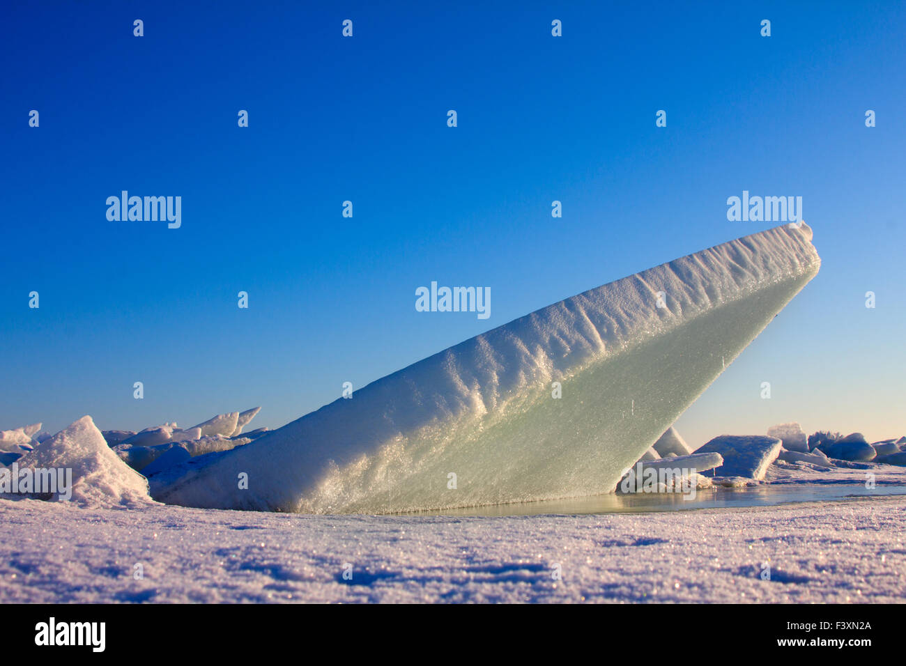 Sun on north pole hi-res stock photography and images - Alamy